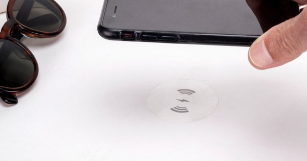 Invisible charger for cell phones with QI technology - AT60BL